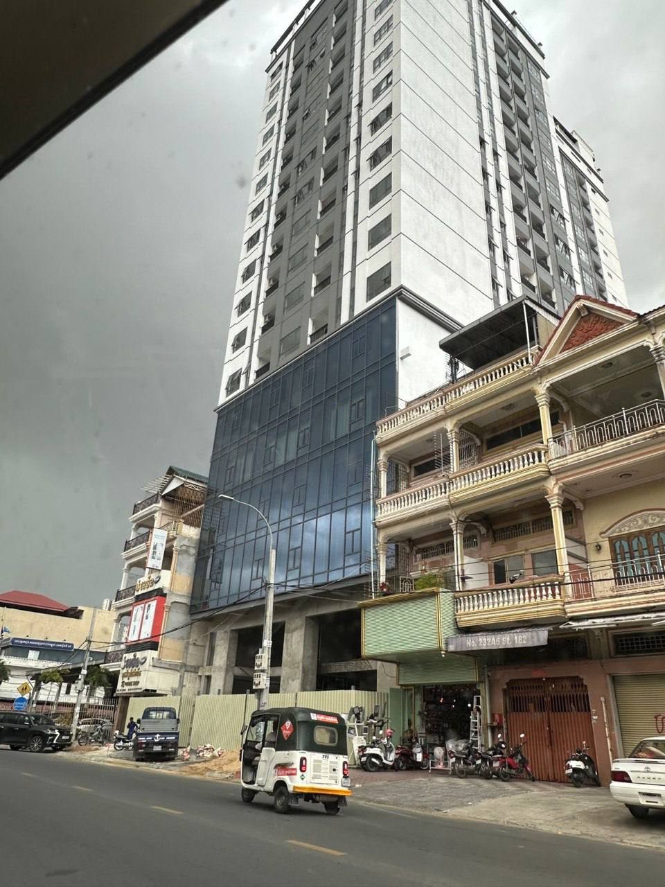 ចាប់ខ្លួនជនជាតិវៀតណាម ១៤៩នាក់ ខ្មែរ ៨៥នាក់ ...