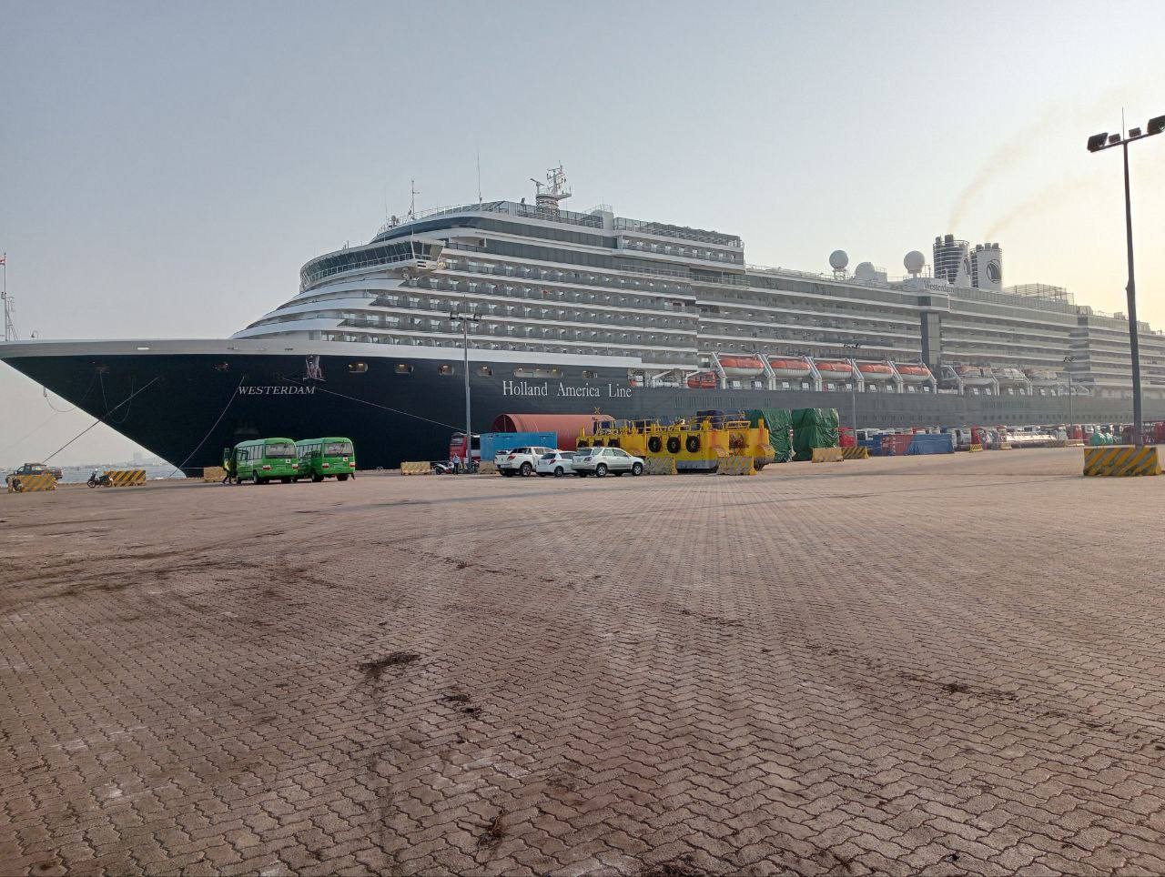 នាវា Westerdam បាននាំភ្ញៀវជាង២ពាន់នាក់ ចូលចតនៅកំពង់ផែក្រុងព្រះសីហនុ ...