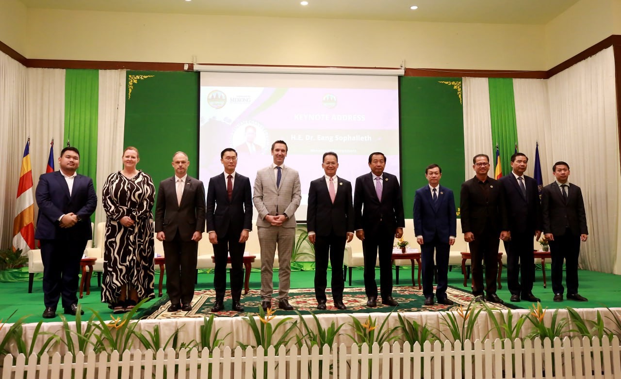 សហរដ្ឋអាមេរិក និងអូស្ត្រាលី ...